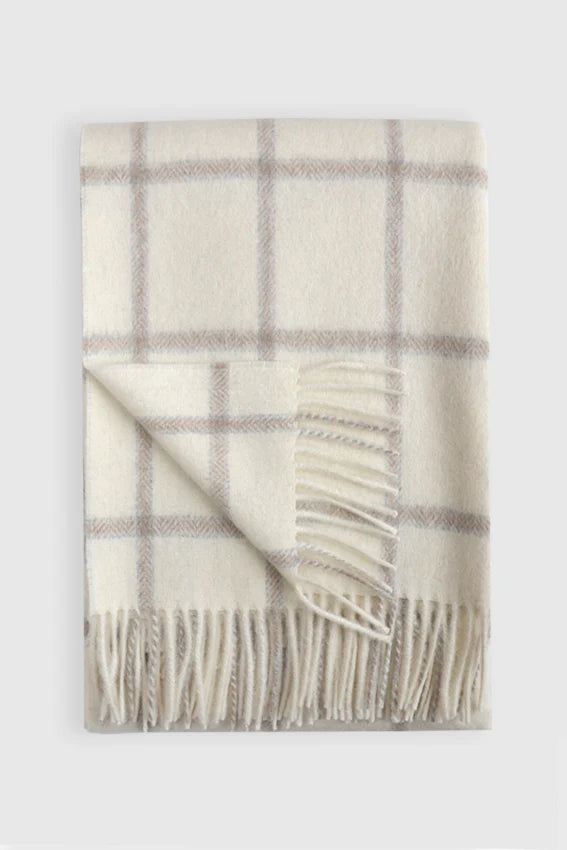 Madison Throw – Pineapple Design